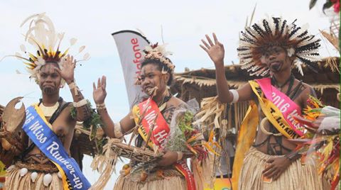 A Pride of A Tribe : 2016 Hiri Moale Festival attracted crowds during ...