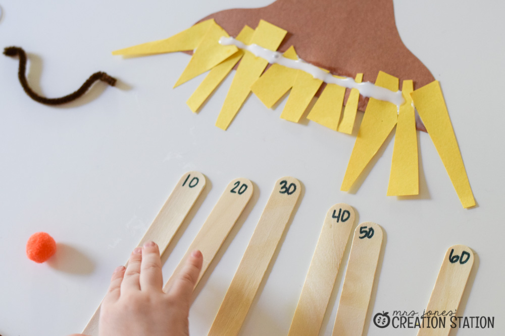 The Primary Pack: Scarecrow Math Craftivity