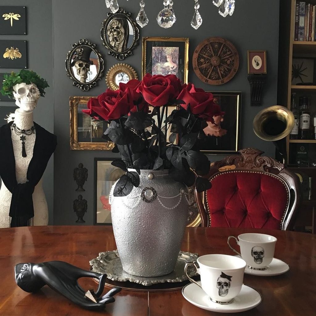 30+ Extraordinary Horror Living Room Decor Ideas