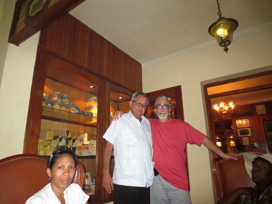 Cuban Cigars, Culture & Lifestyle: 5ta Y 16 LCDH & Carlos Robaina ...