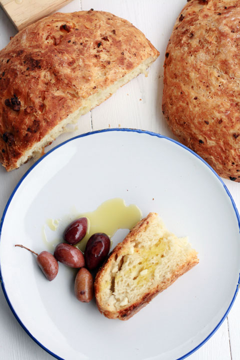 Tirópsomo - Feta bread / cookmegreek