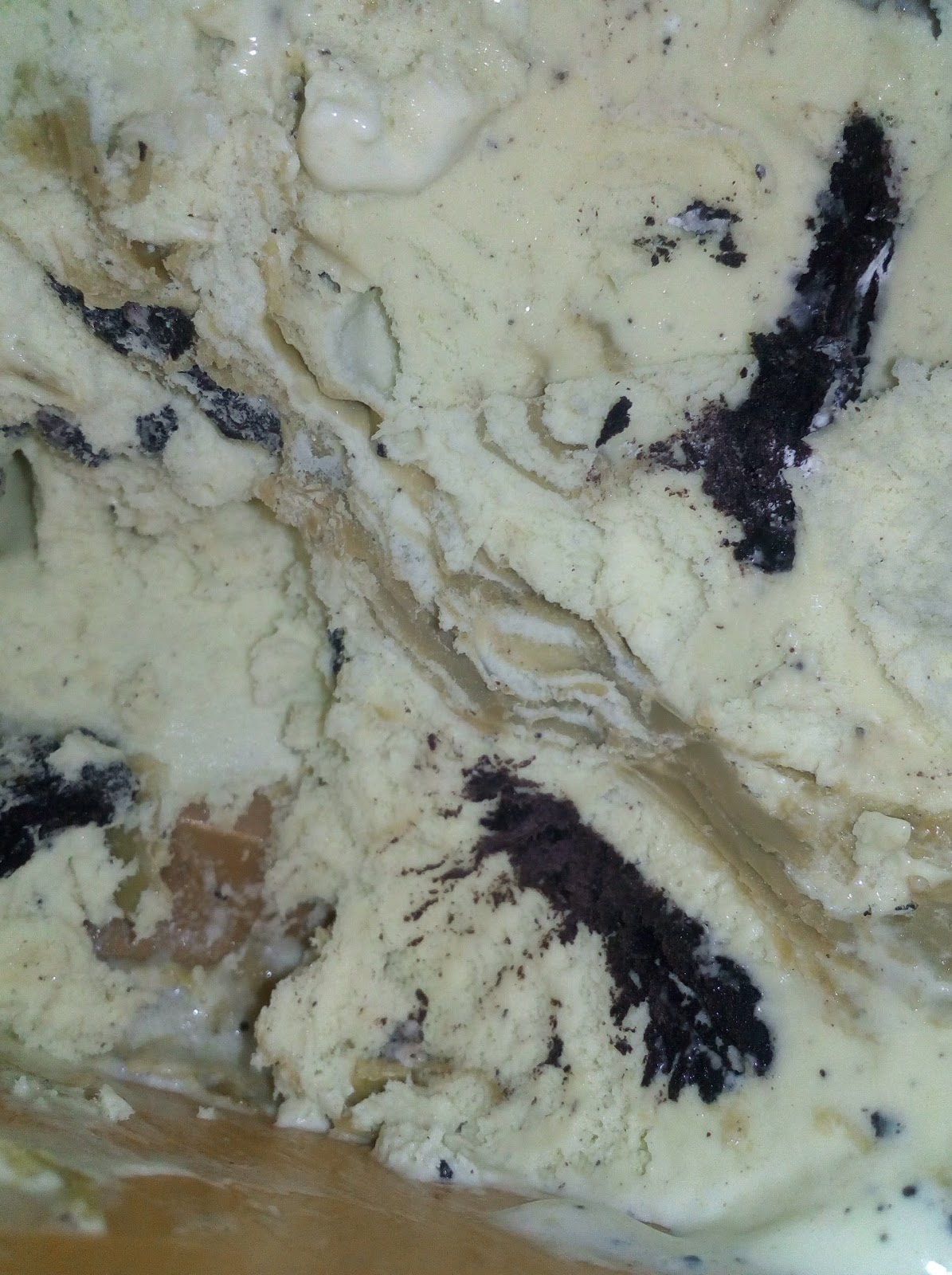Selecta's Matcha Cookies and Cream Ice Cream (Christmas Collection ...