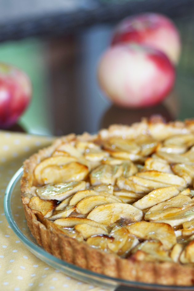 Happy Medley: Rustic French Apple Tart {Recipe}