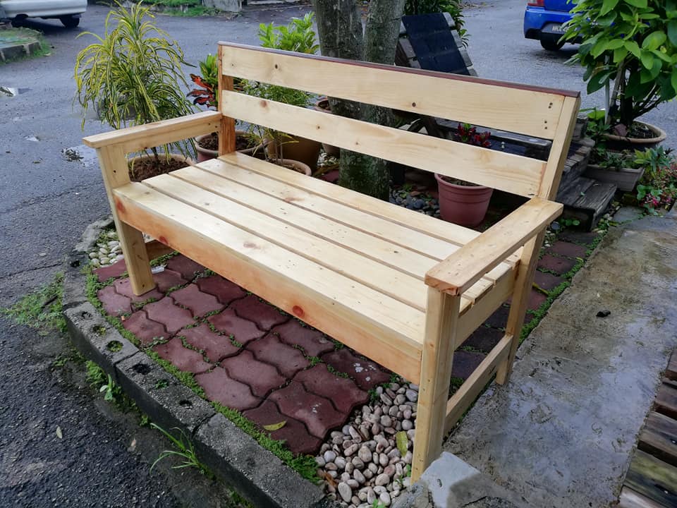 Dekorasi perabot kayu pallet tak kurang cantiknya
