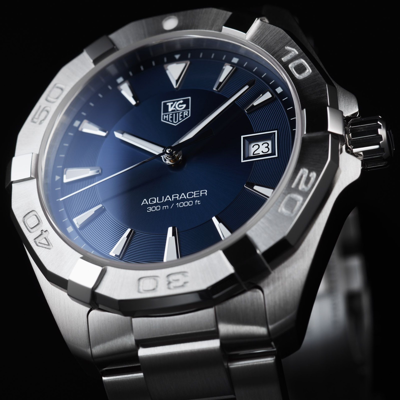 TAG HEUER ENTHUSIAST: ON THE WRIST: TAG Heuer Aquaracer Quartz Watch