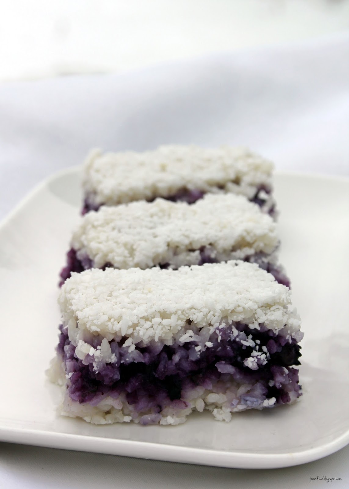 Jo and Sue: Refreshing Blueberry And Coconut Rice bars