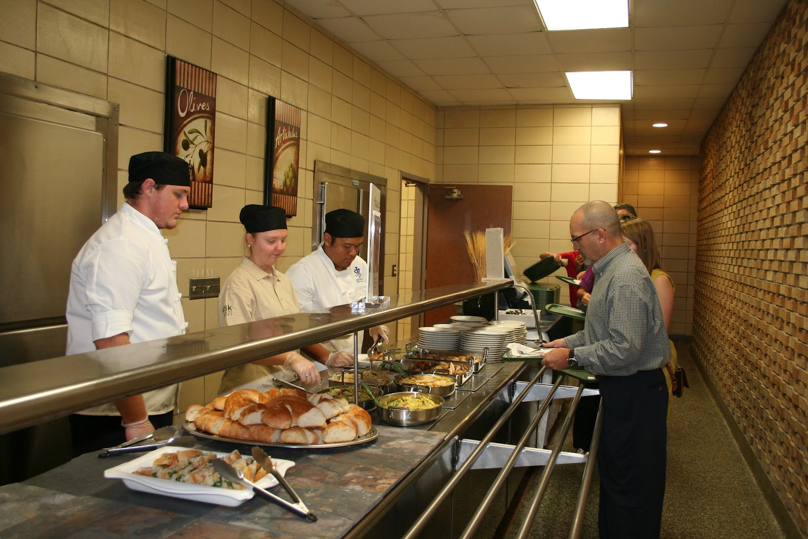 Saint Bernard Preparatory School: New Dining Hall Management at Saint ...