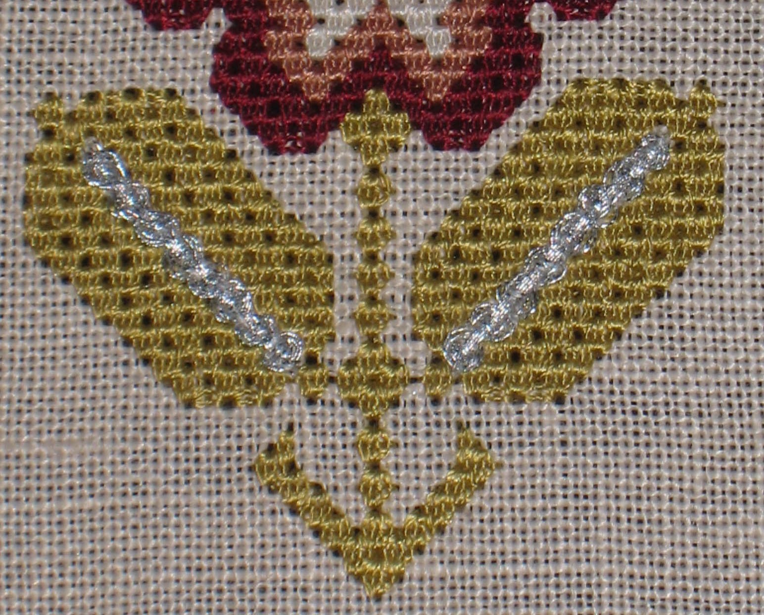 Stitching with Kittens: Some New Gold Stitches