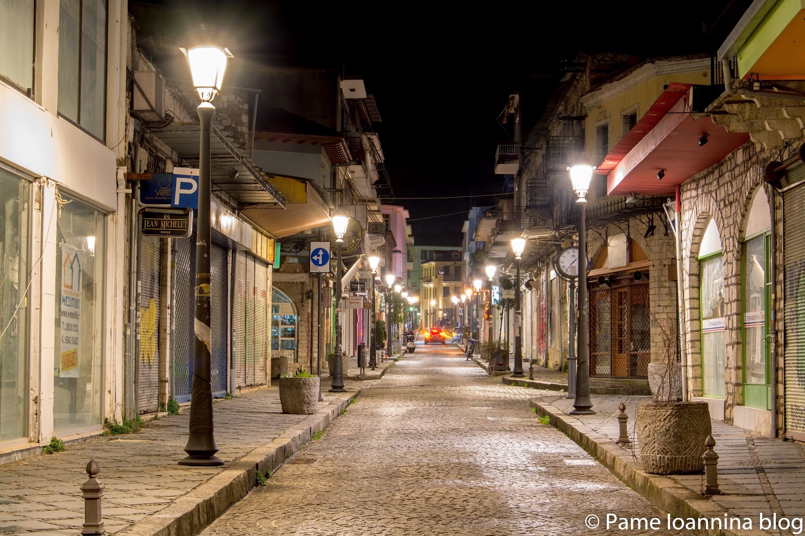 Pame Ioannina blog: ΝΥΧΤΕΡΙΝΗ ΒΟΛΤΑ ΣΤΗΝ ΠΑΝΕΜΟΡΦΗ ΠΟΛΗ ΜΑΣ!