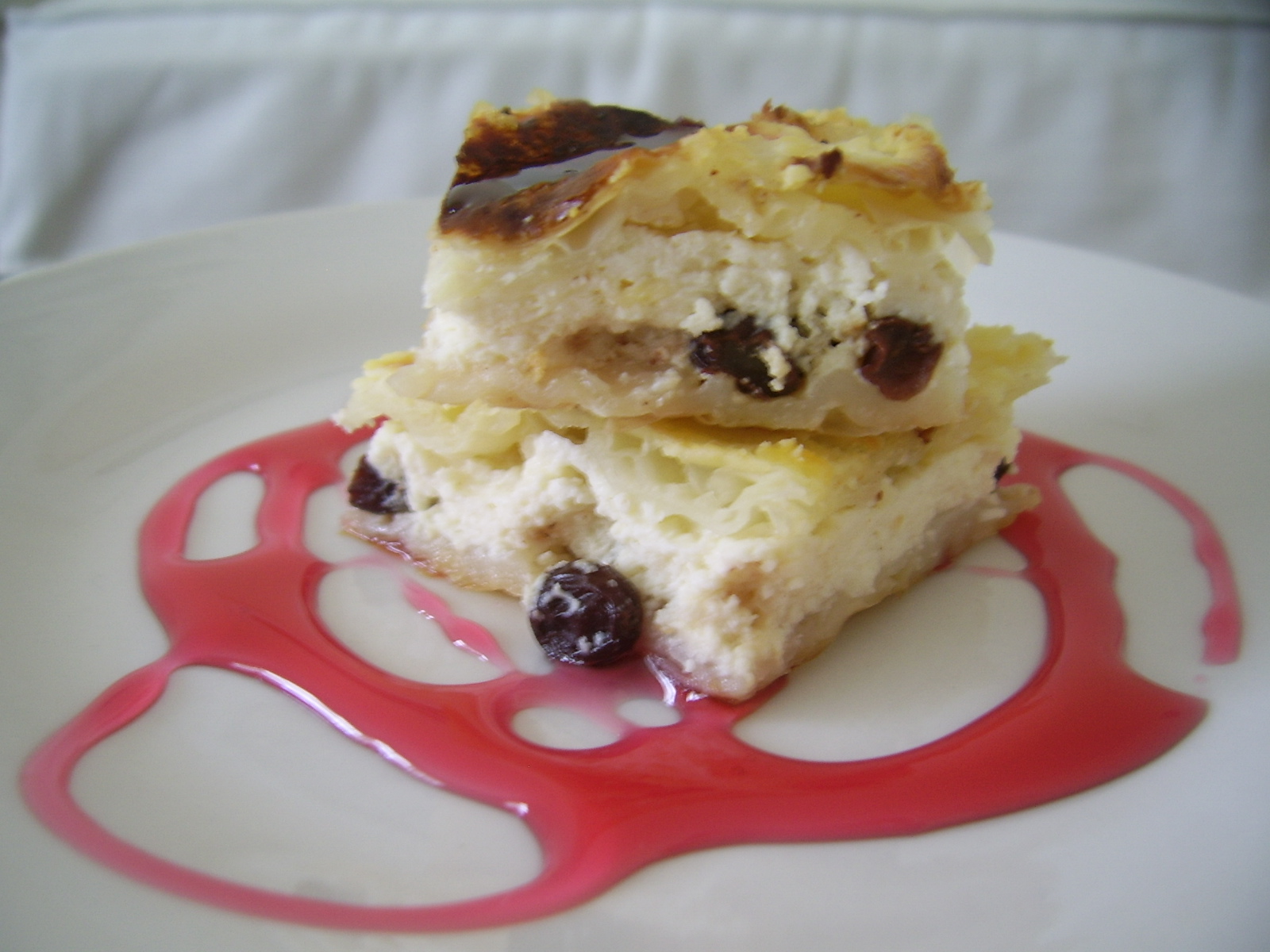 irenafoods: Romanian yogurt & sultanas pie - Placinta romaneasca cu ...