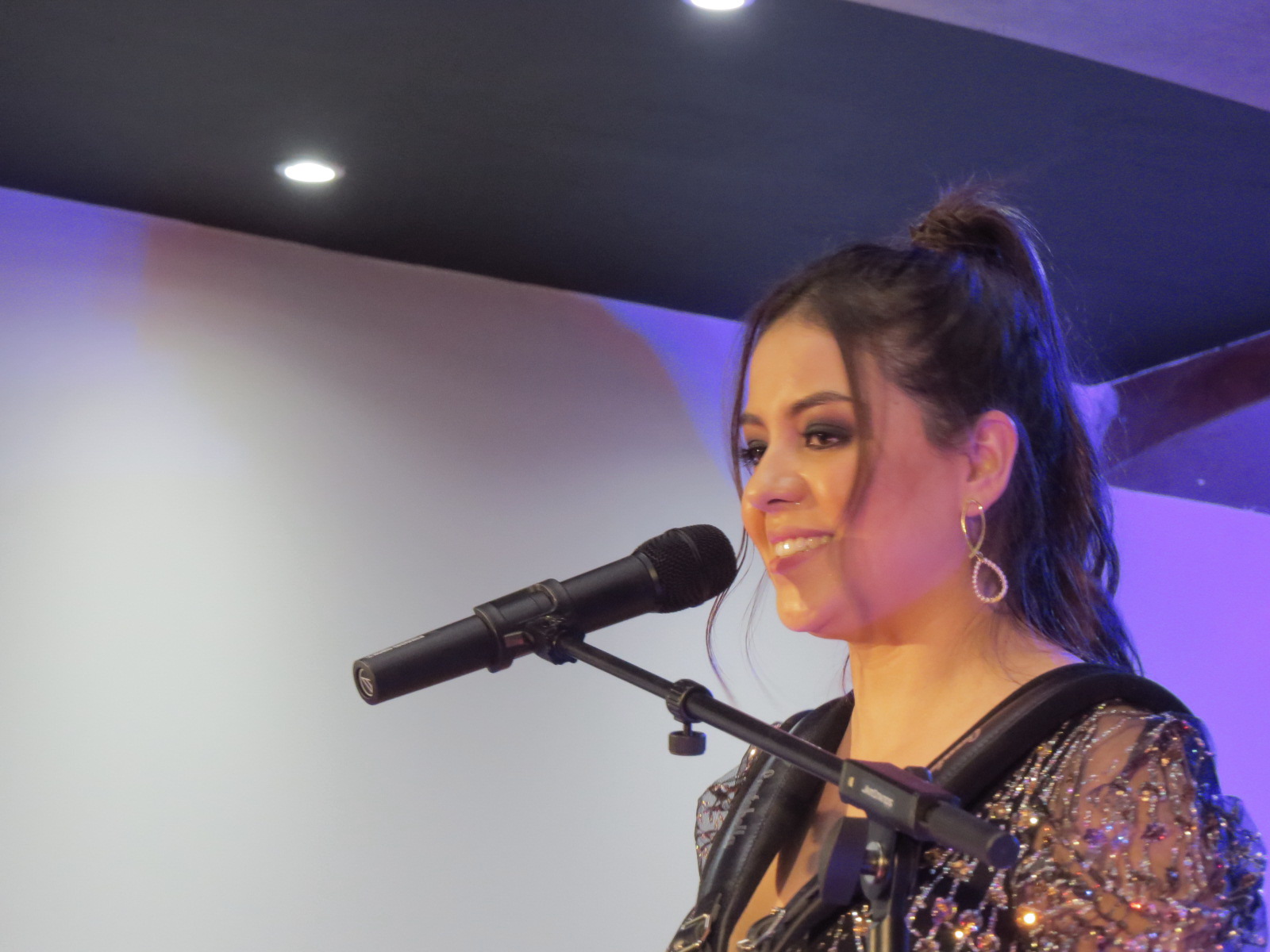 somos el espectador: JANETH VALENZUELA ESTALLIDO DE EXITO CON ACORDEON