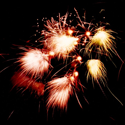 B'jue Corner: Beza Bunga Api Dunia vs Bunga Api Neraka