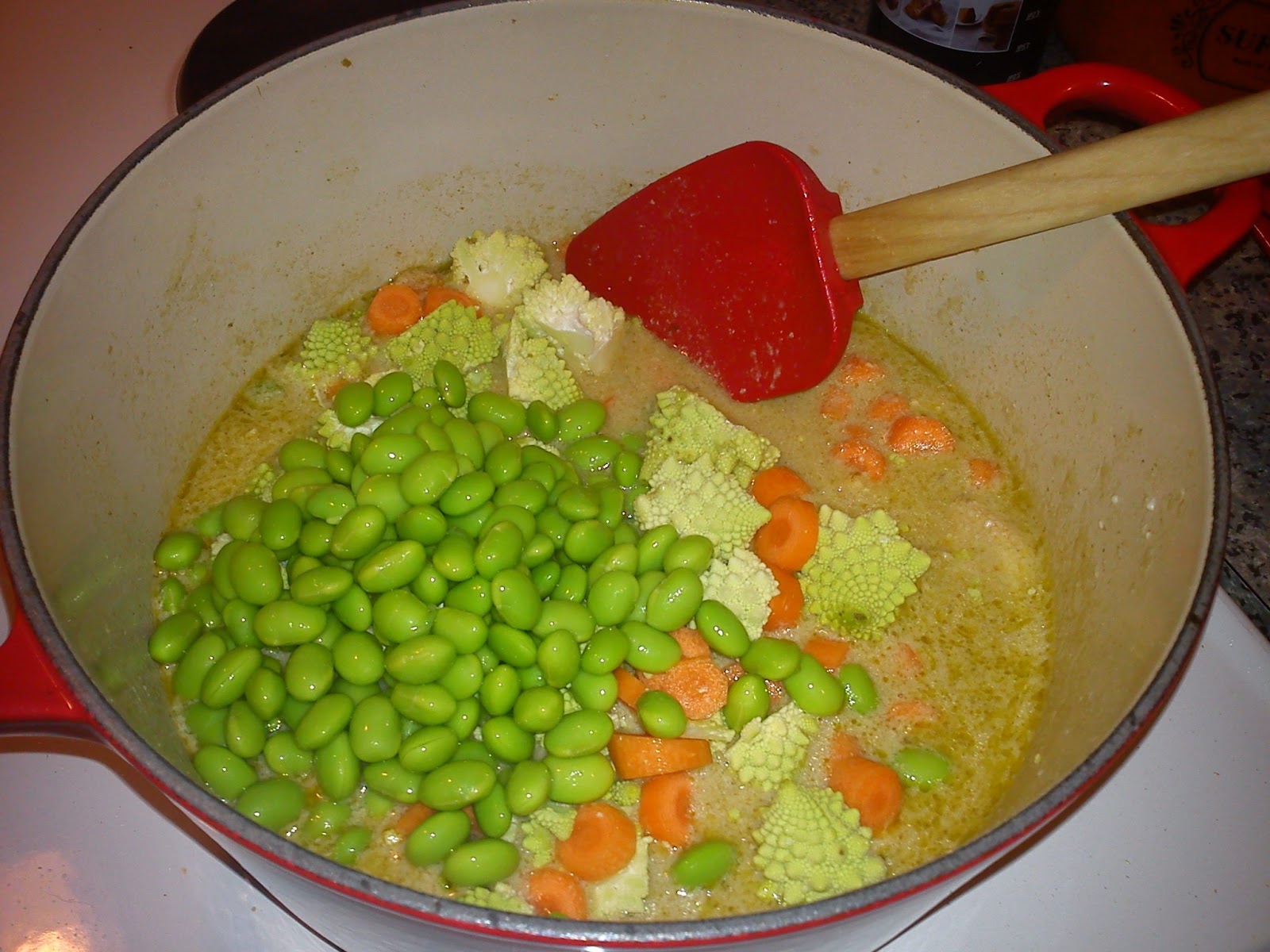 Kitchen of Kiki: Curry with chicken, Edam bean, carrots and romanesco