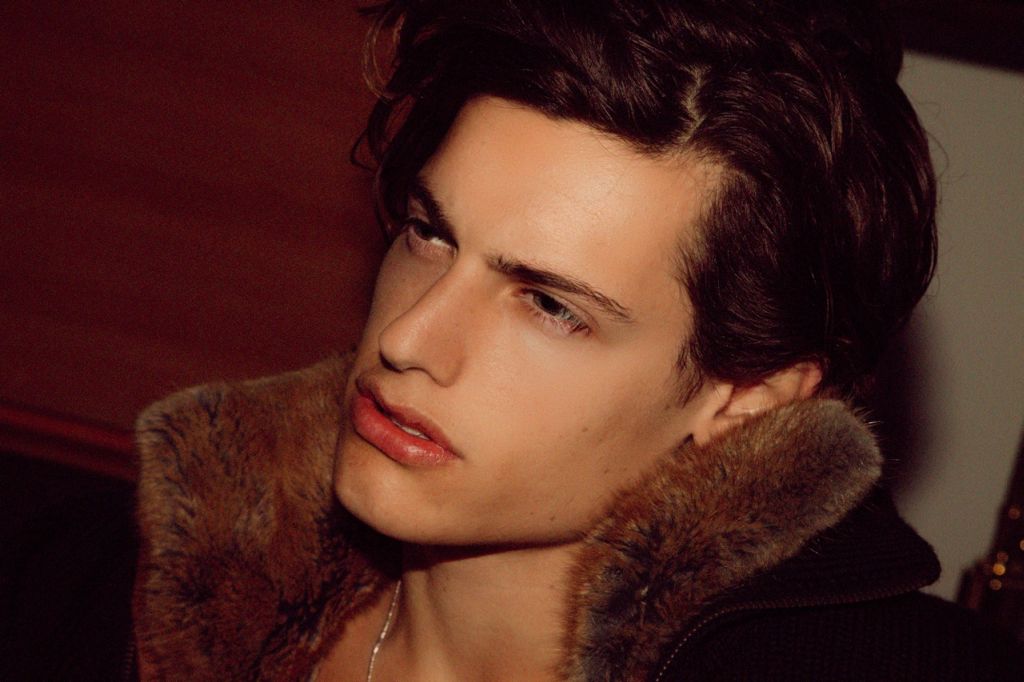 Favorite Hunks & Other Things: Objectification of a Male Model: Dakota ...
