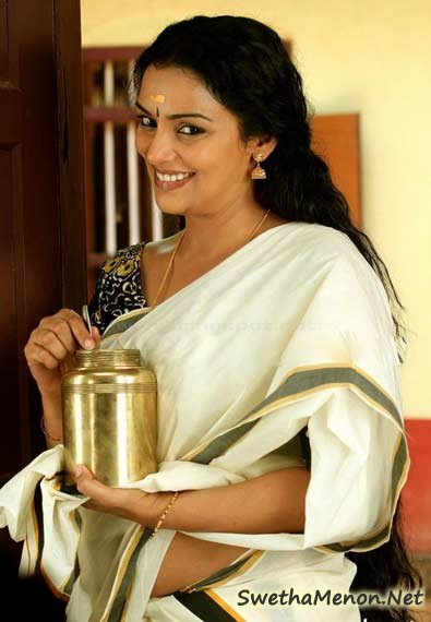 Mallu Actress Swetha Menon: Hot Swetha Menon in Rathinirvedam Photos