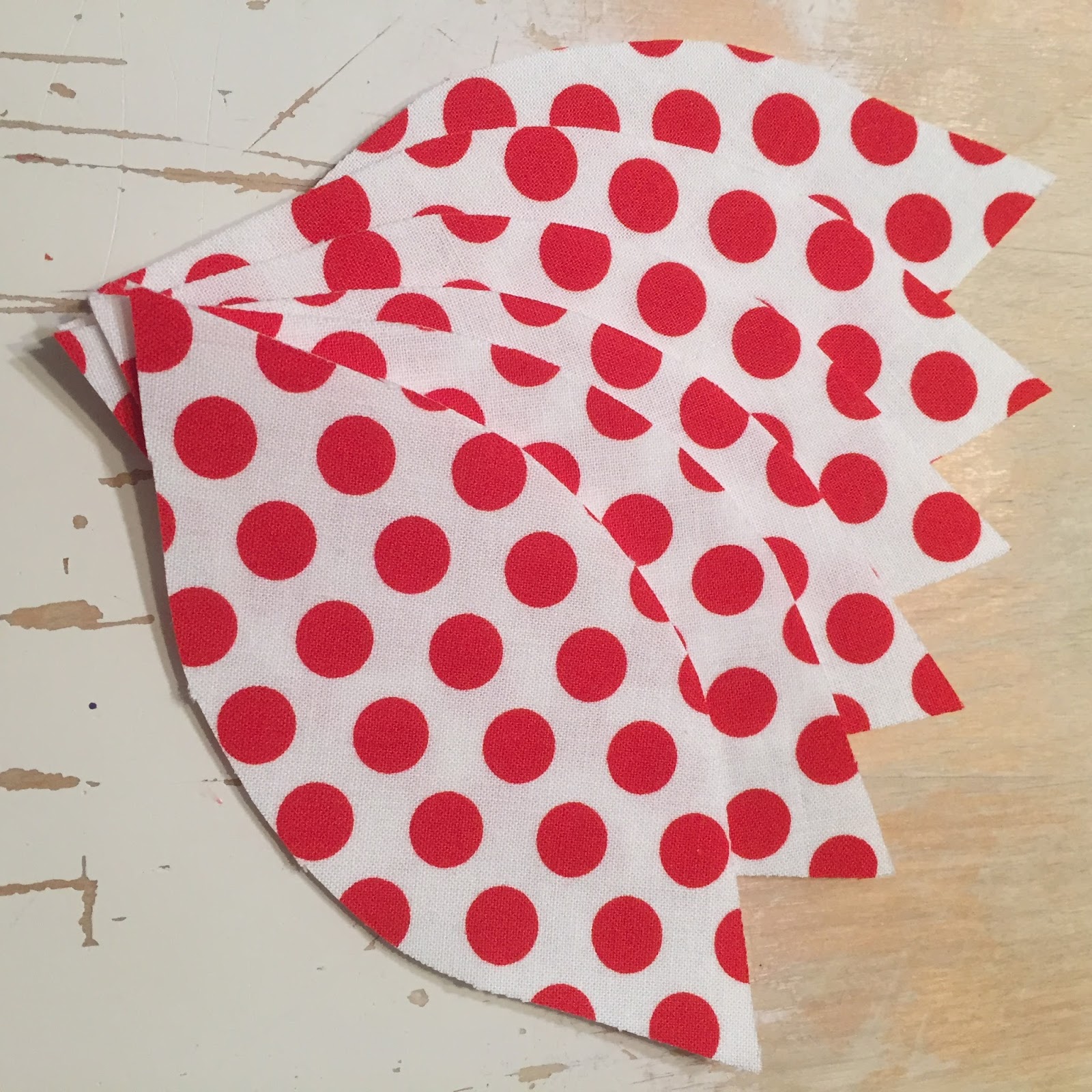 BumbleDo: Tomato Pin Cushion Pattern and Free Printable