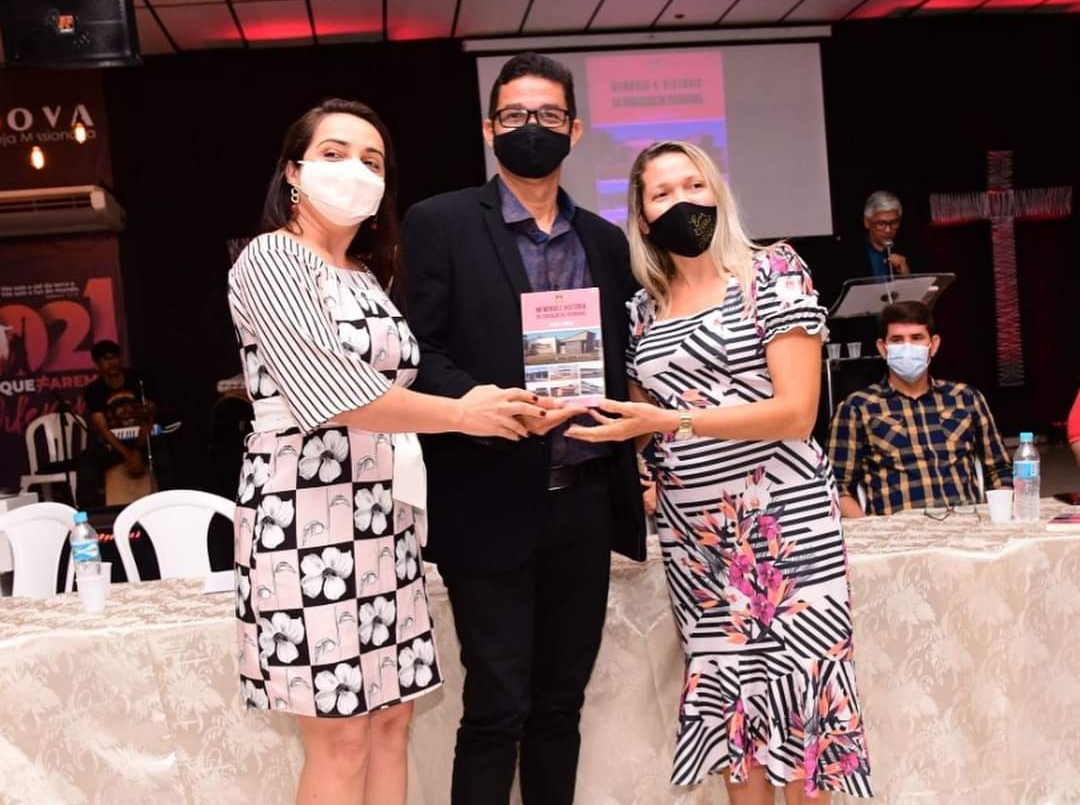 VÍDEO | Poeta e escritor Marcus Krause lança o livro "Memória e ...