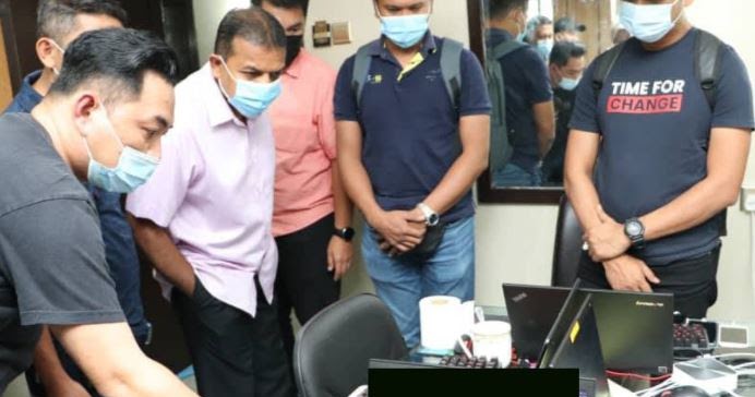 43 nabbed over Macau Scam in Kluang (1 Video) | BEST FBKL