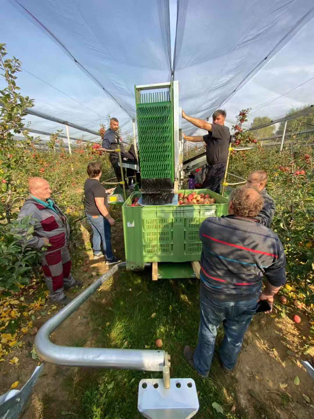 FarmerHelper: Apple Harvester