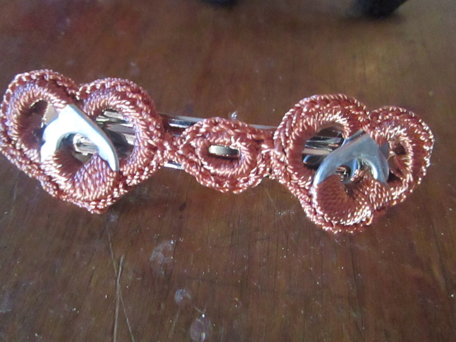 Reciclaje con Artesania: Gancho o traba para el cabello en anillas de ...