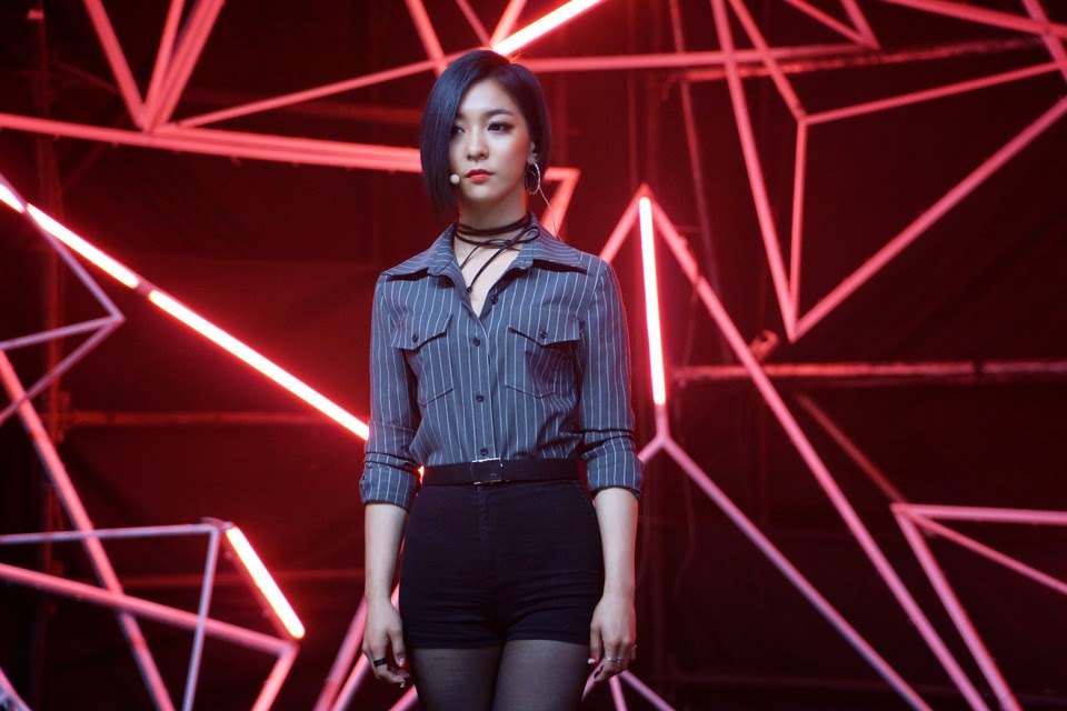 Check out f(x)'s pictures from their 'Red Light' comeback stage on M ...