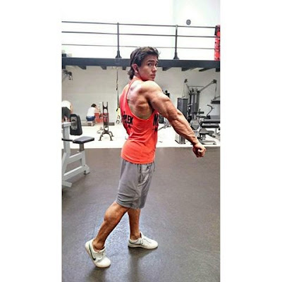 the beauty of male muscle: Roman