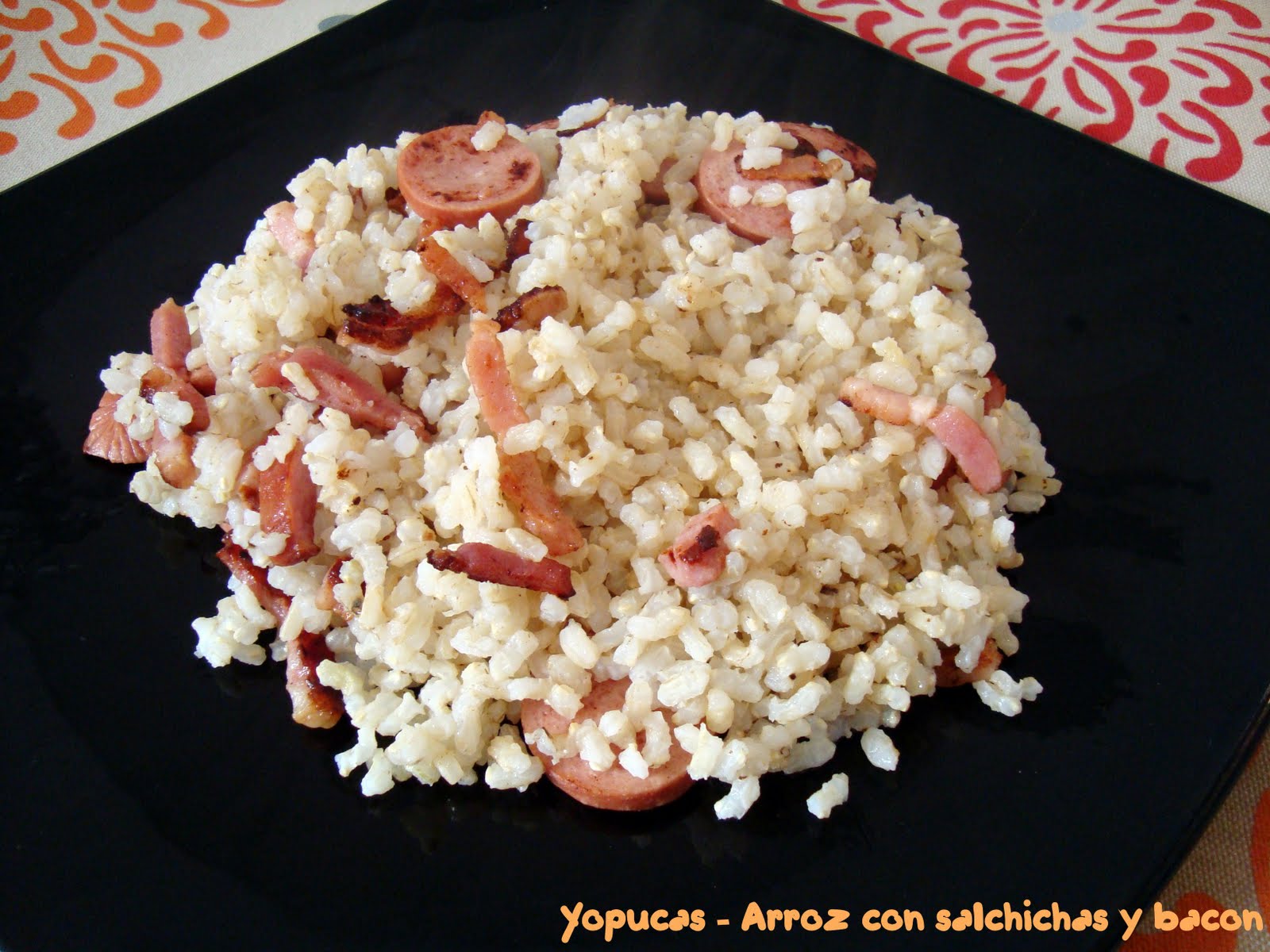 Un beso a la cocinera: Arroz con salchichas y bacon