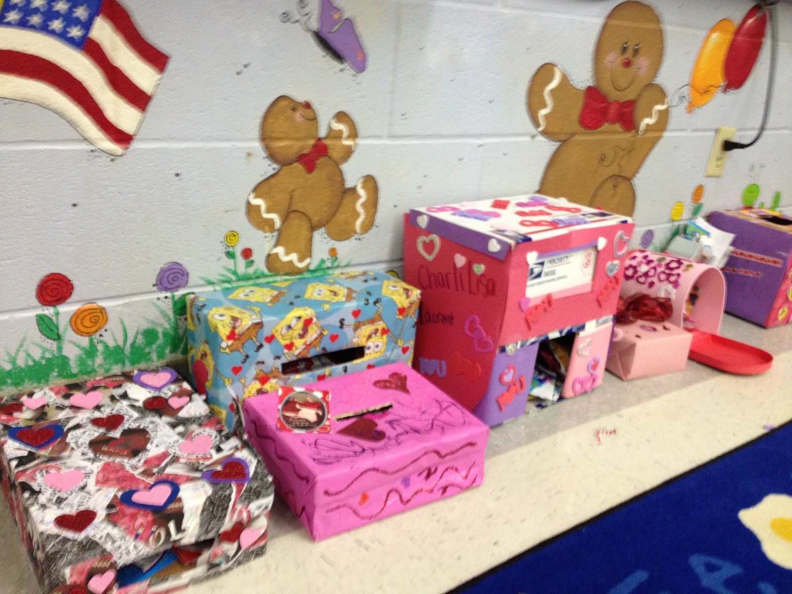 Mojoy: Valentine boxes at school