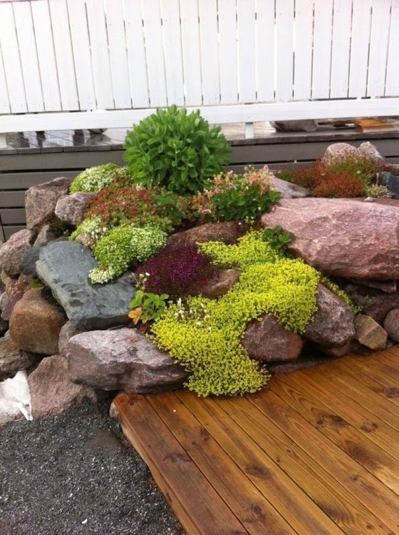 40+ Cool Front Yard Rock Garden Ideas