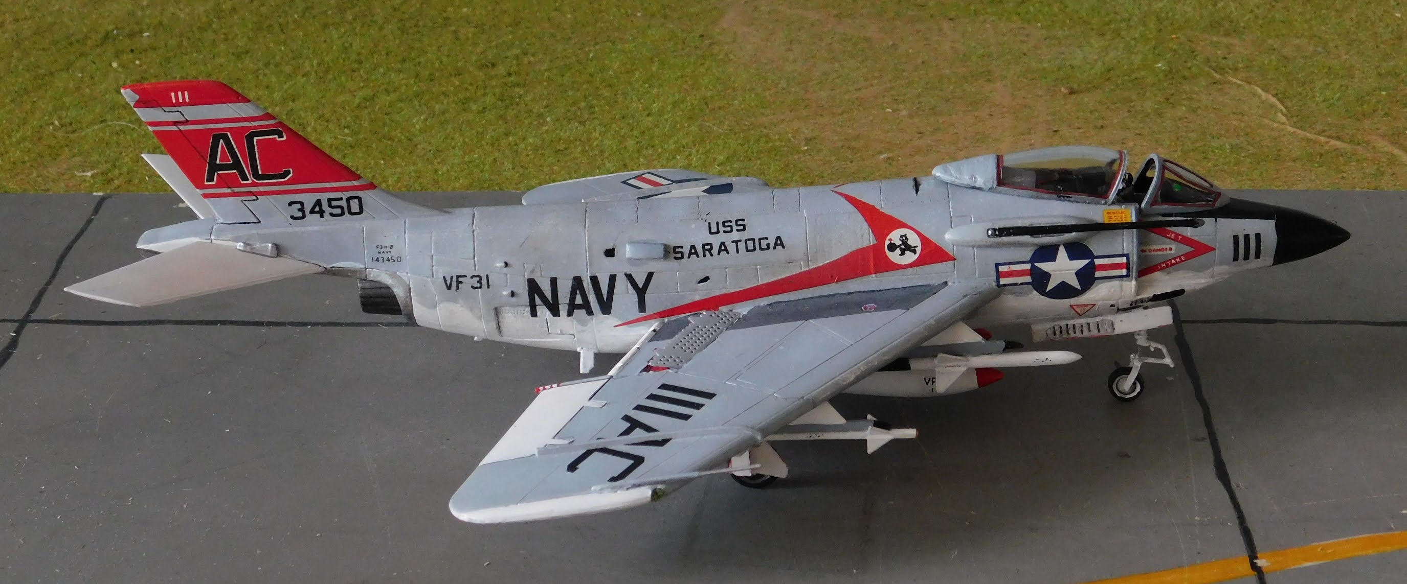 Happyscale-Modellbau: McDonnell F3H Demon - Emhar 1/72