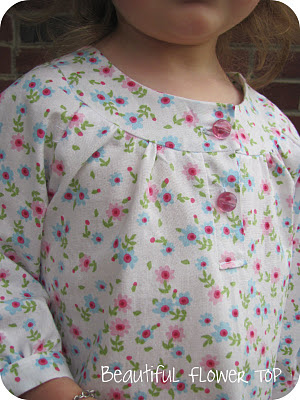 sewVery: Beautiful Flower Top