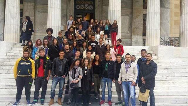 ΓΕΝΙΚΟ ΛΥΚΕΙΟ ΑΓΙΩΝ ΘΕΟΔΩΡΩΝ: ΕΚΠΑΙΔΕΥΤΙΚΗ ΕΠΙΣΚΕΨΗ ΣΤΗ ΒΟΥΛΗ ΤΩΝ ΕΛΛΗΝΩΝ
