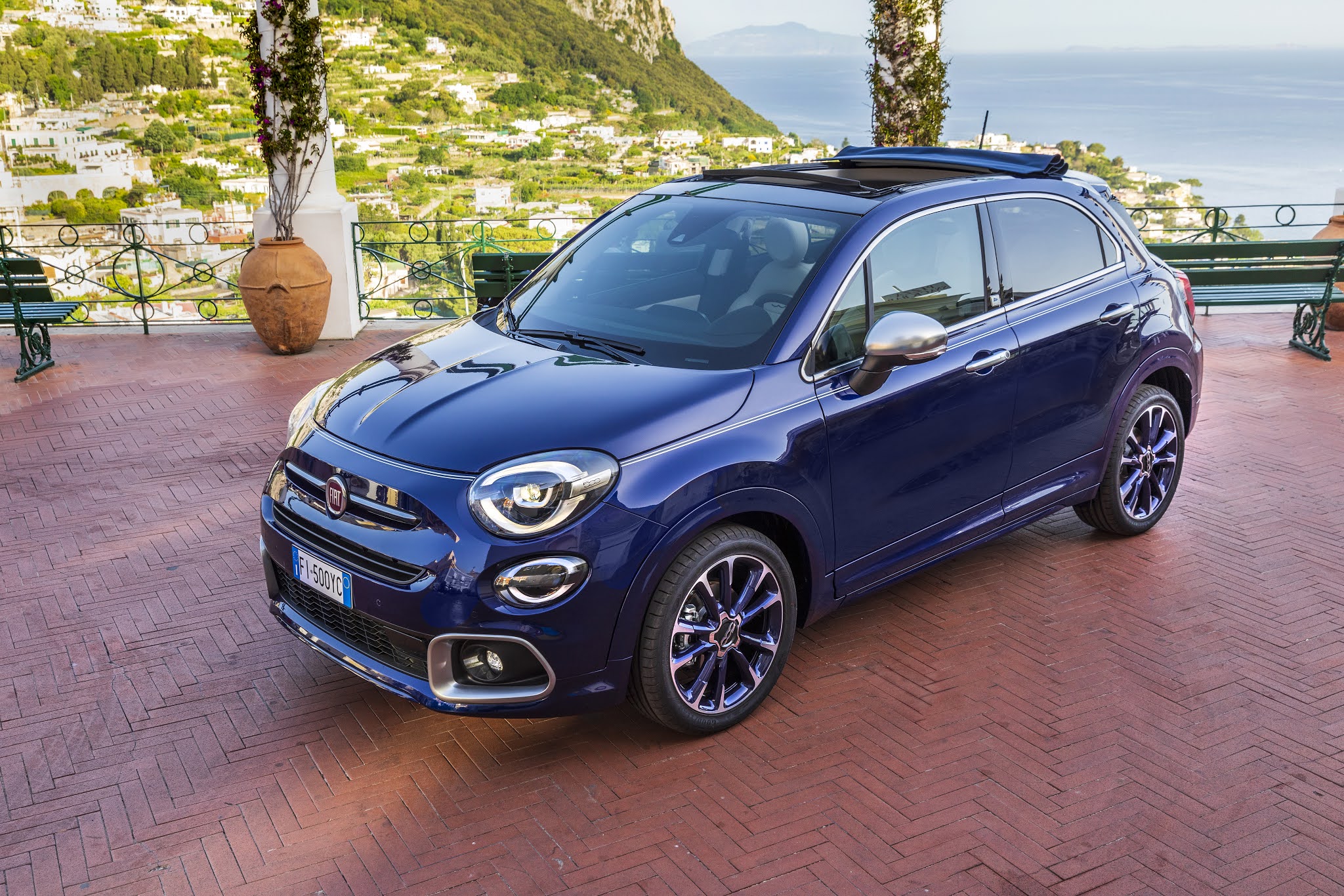Nuova Fiat 500X Yacht Club Capri. Alcune variazioni rispetto alla Yachting
