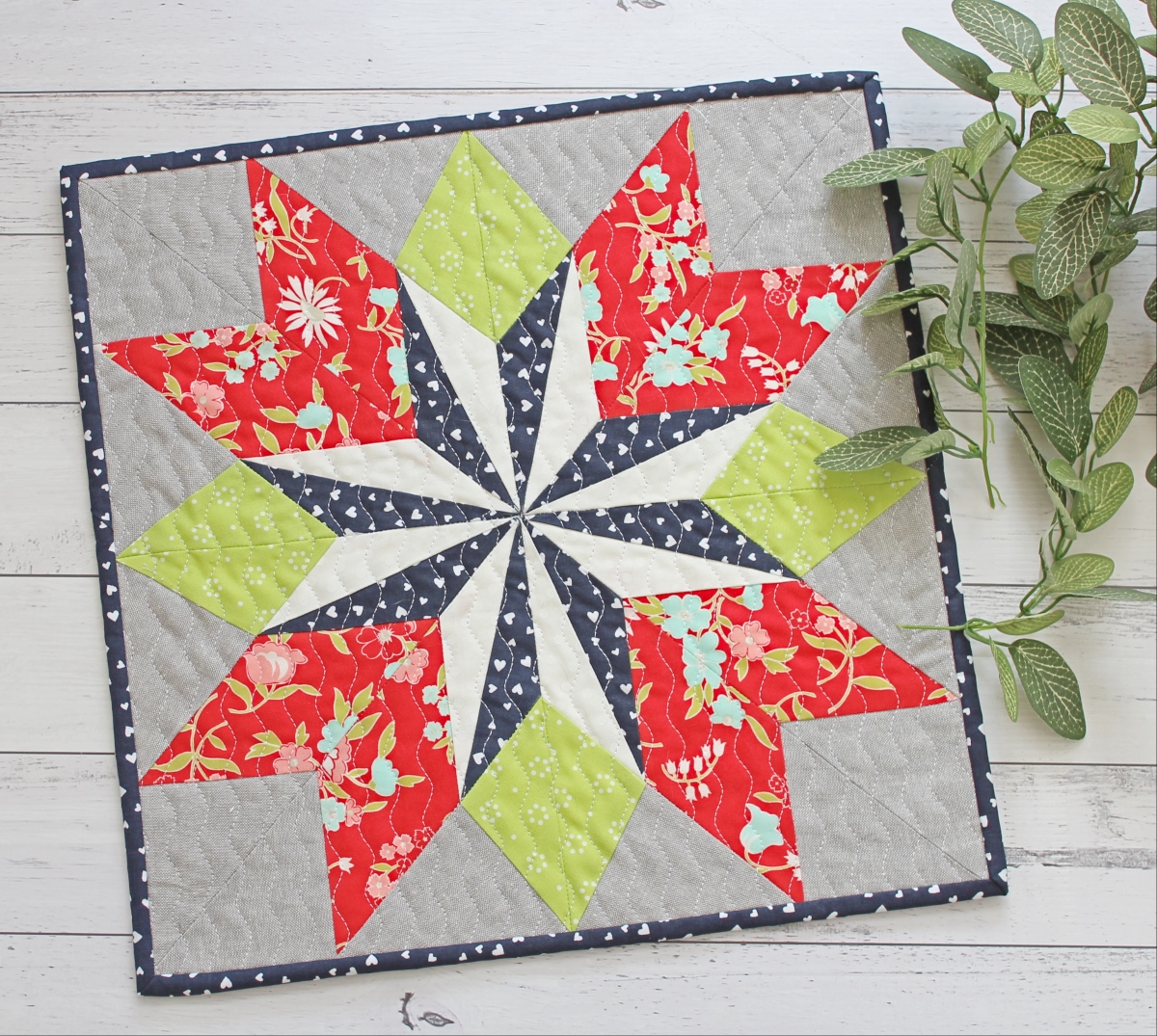 Sara Mini Quilt PDF Pattern - Threadbare Creations