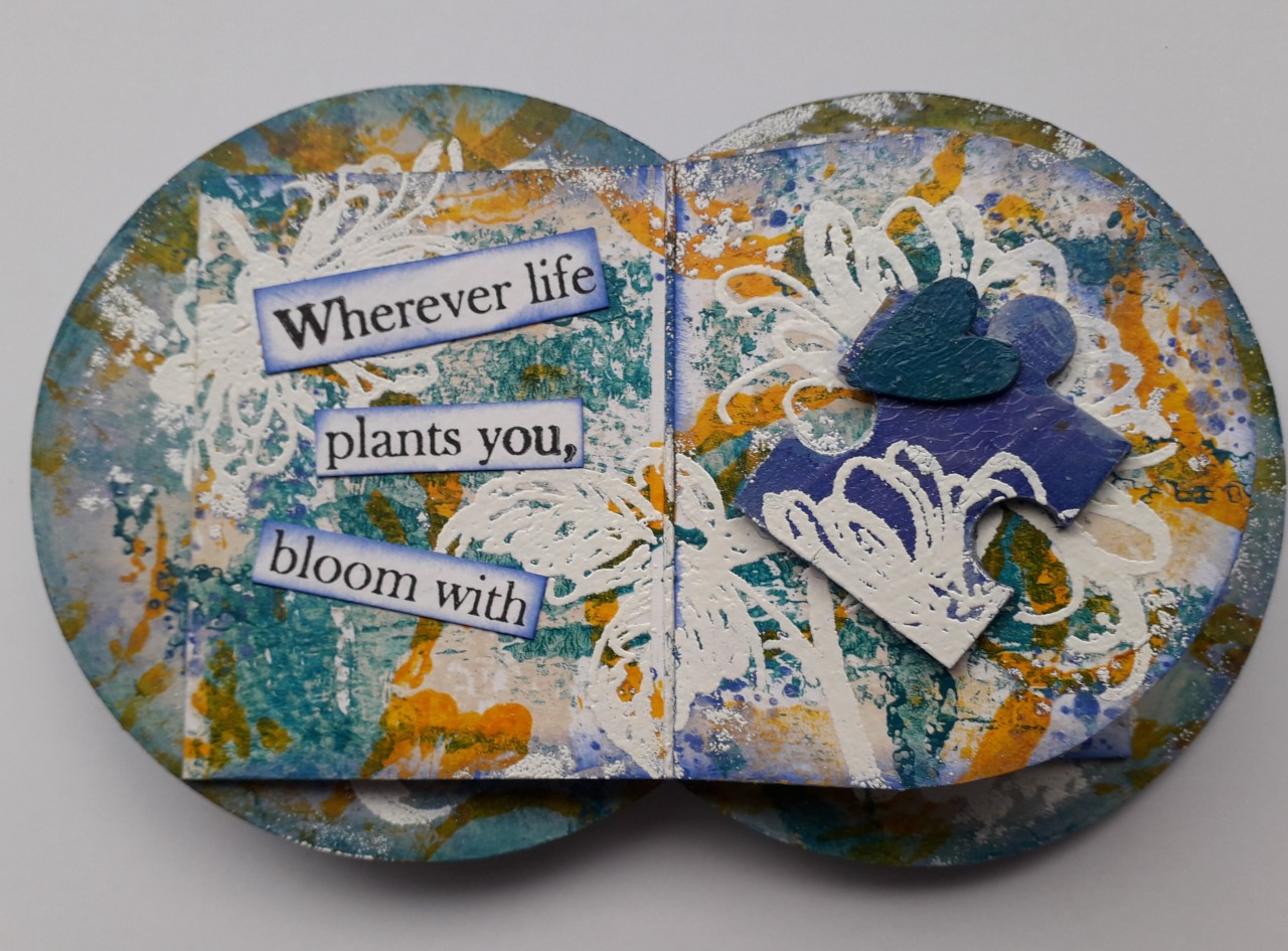 Tando Creative: In the Round theme - Circular Mini Album by Heidi Green