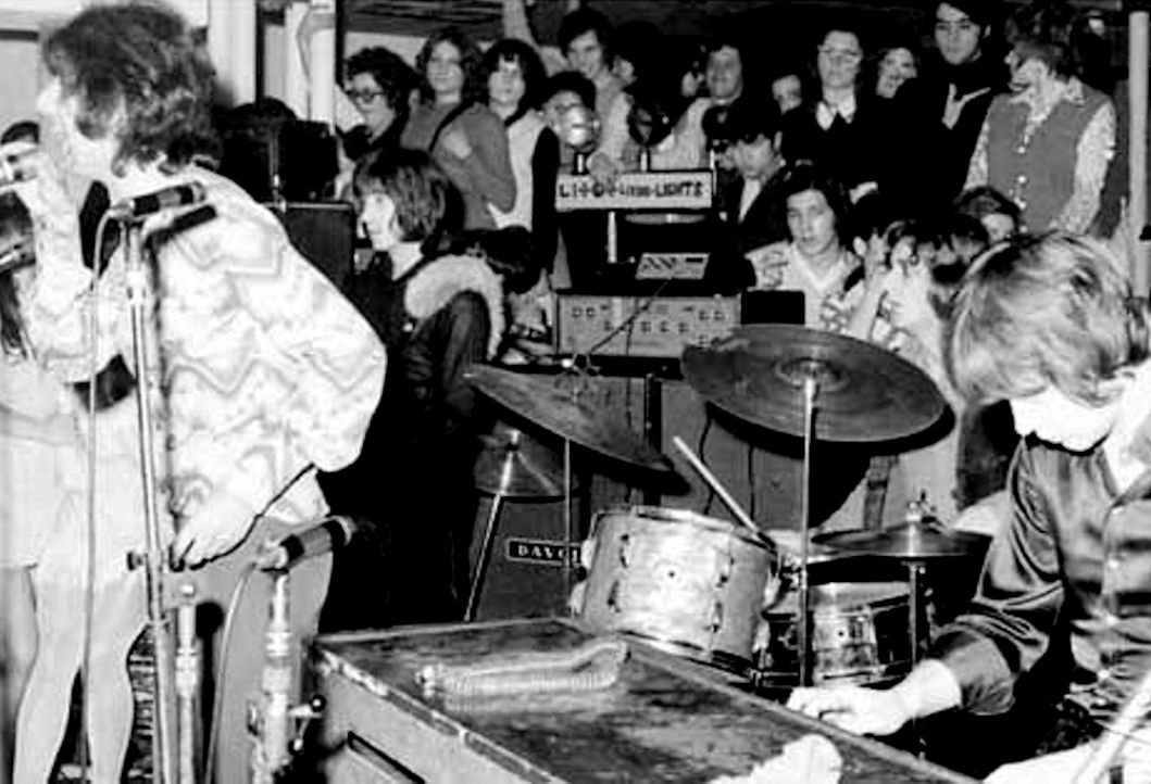 RETRO DUNDEE: THE PRIMITIVES ON FILM - 1969