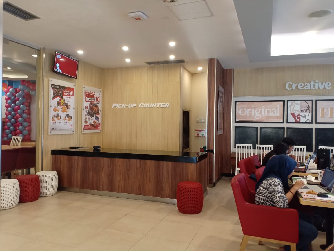 SELF SERVICE DAN TABLE SERVICE DI KFC