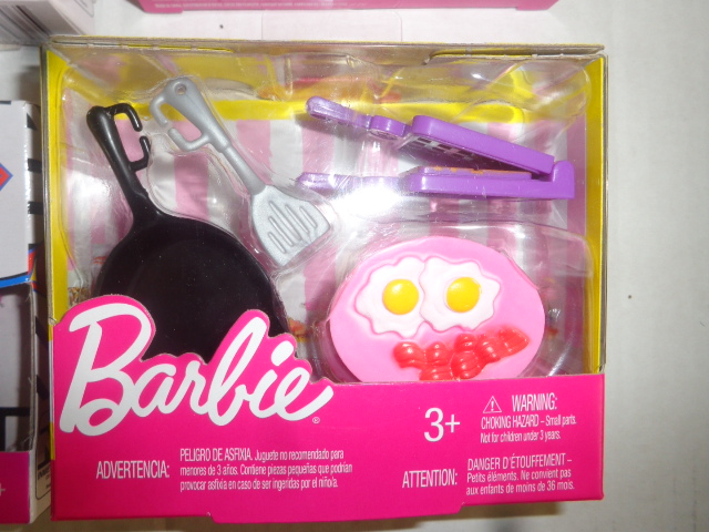 I-Luv-Dolls: Barbie Stuff at Dollar Tree!