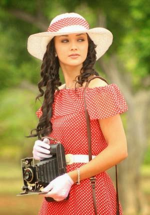 Indian Cini Stills: Emi Jackson Stills