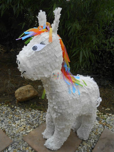 Pinata, Pinyáta, Pinata bulira, Égből hulló meglepetés