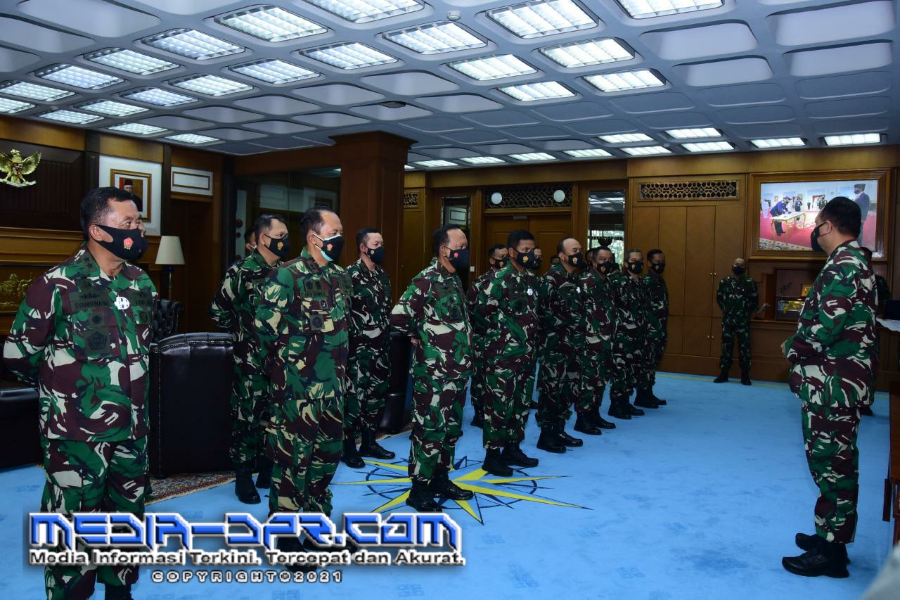 Kasau Terima Laporan Kenaikan Pangkat 18 Perwira Tinggi TNI AU