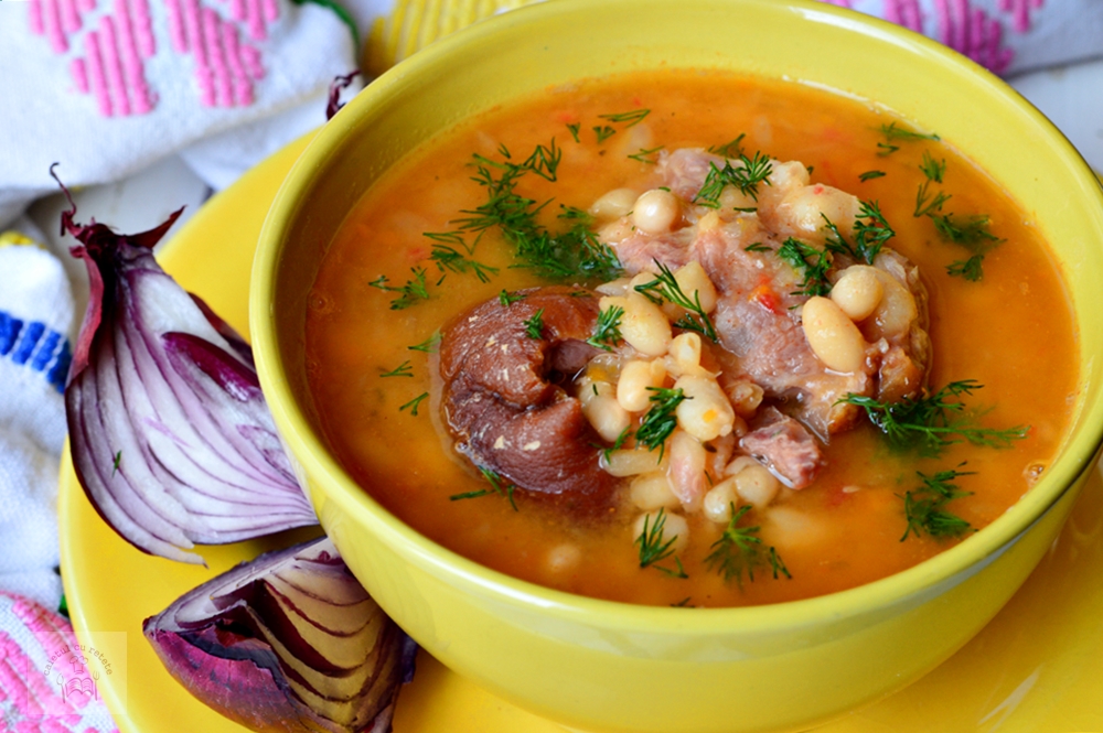 Supa de fasole cu ciolan - CAIETUL CU RETETE