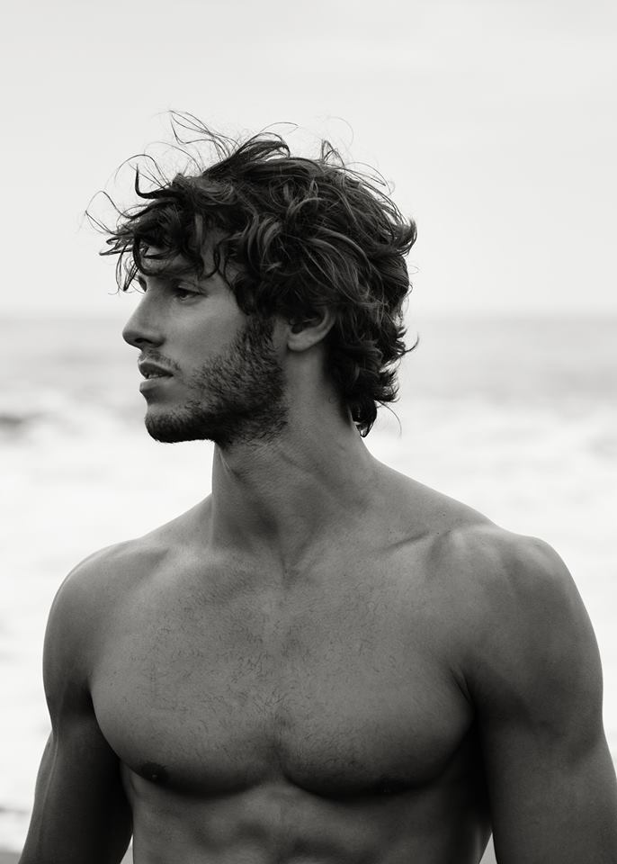 Hunksinswimsuits: Model in speedos at the beach