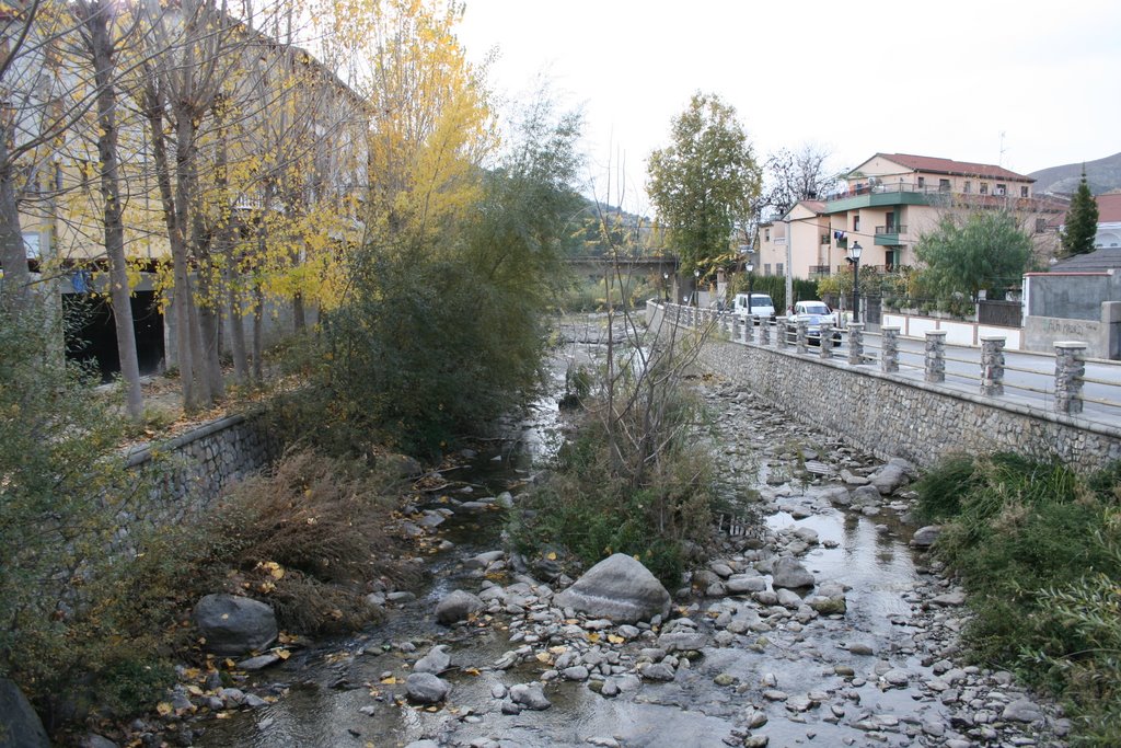 PUENTE-GENIL ES MI BLOG: Río Genil tras dejar Granada.-