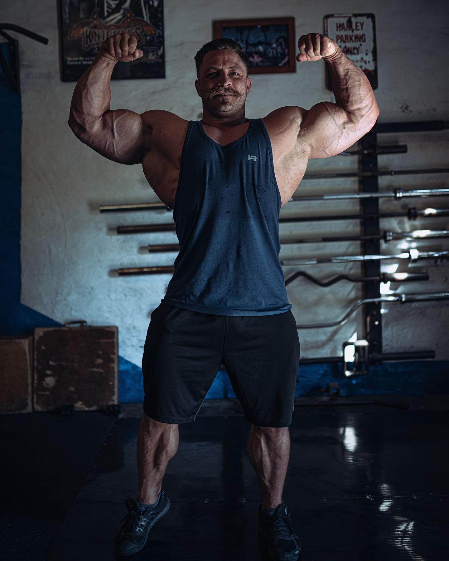 Muscle Lover: Luke Carroll