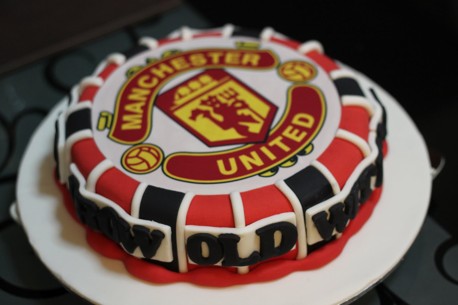 CoMeLiCiOuS: MU cake