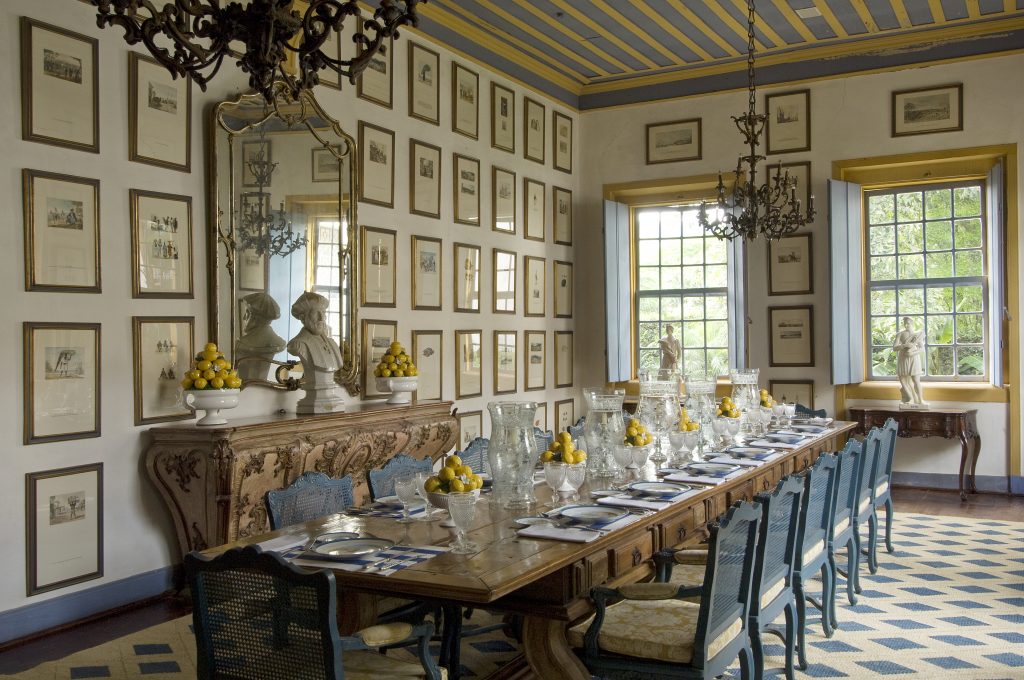 Eye For Design: Decorate With Unique And Interesting Art Arrangements