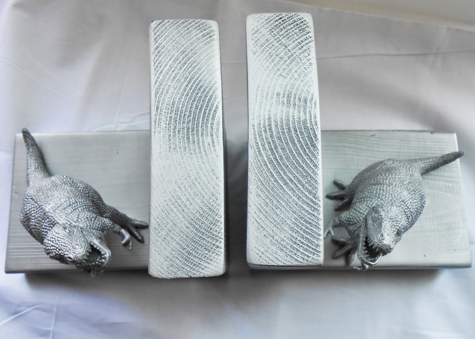 Littlebits by Emily Collette: Dinosaur Bookends