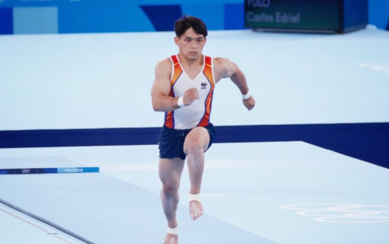 Carlos Yulo narrowly misses Olympic medal in vault finals