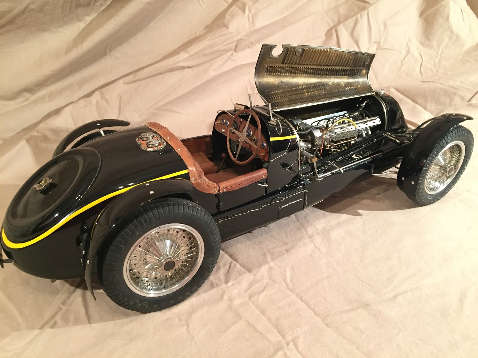 HIGH CLASS 1/8th SCALE MODELS - MINIATURES DE PRESTIGE 1/8e BUGATTI ...